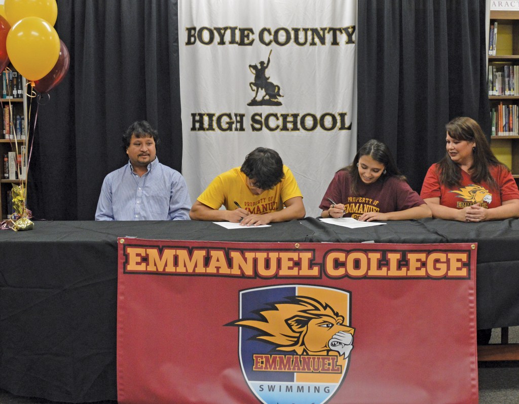 Hayes twins sign with Emmanuel College - The Advocate-Messenger | The ...