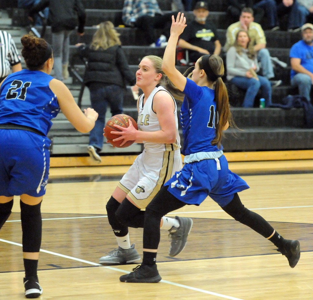 Roney sets record as Rebels end 3-game skid - The Advocate-Messenger ...