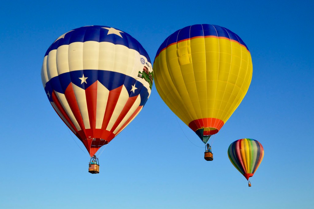 Sunday fun-day: Balloon race rescheduled from Friday pulls in packed ...