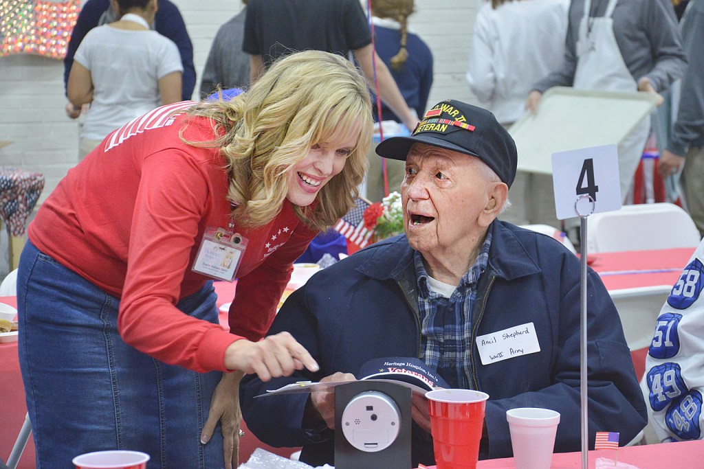 Celebration honors hundreds of local vets - The Advocate-Messenger ...