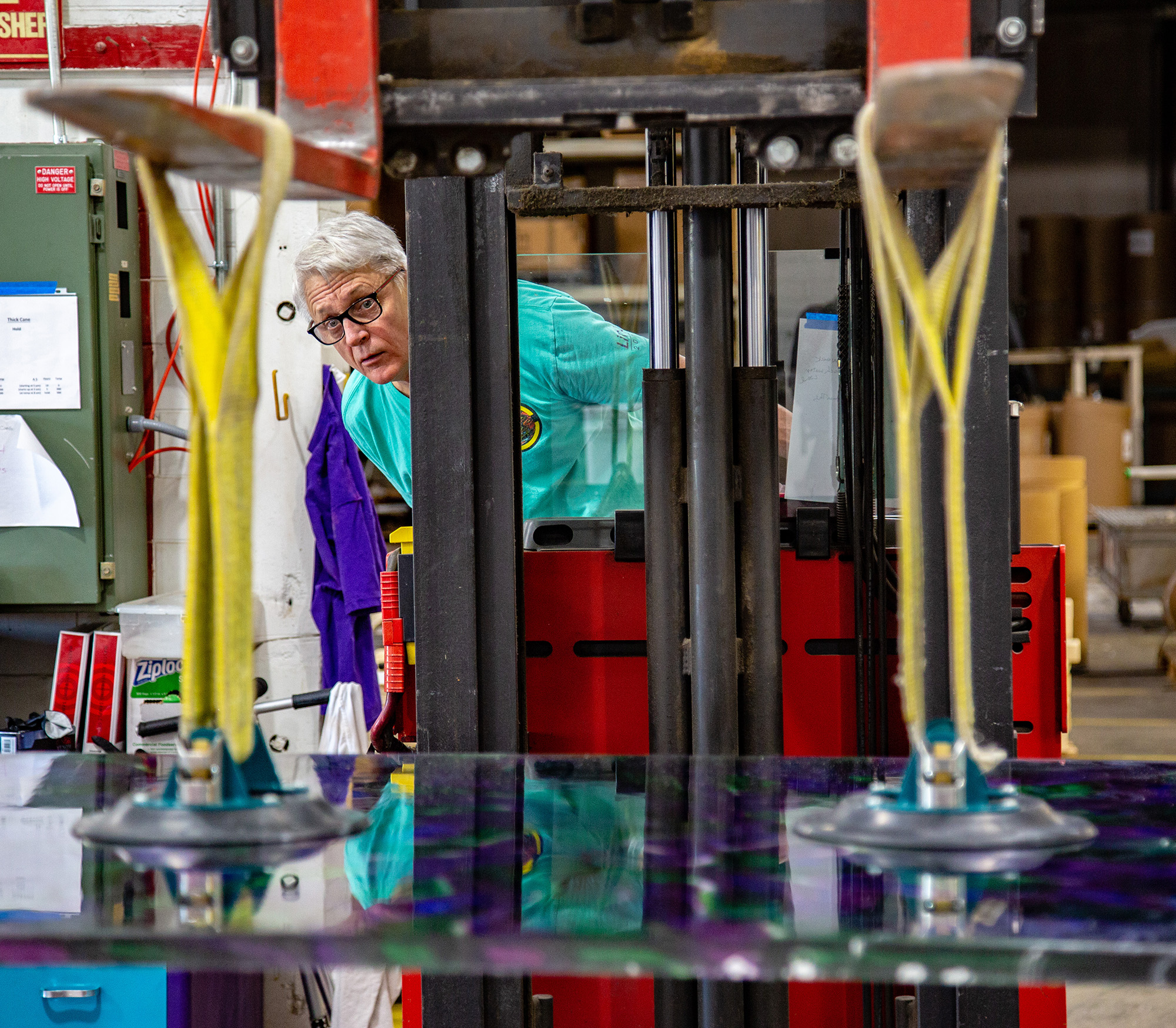 Glass art master Stephen Rolfe Powell has died | The Advocate-Messenger