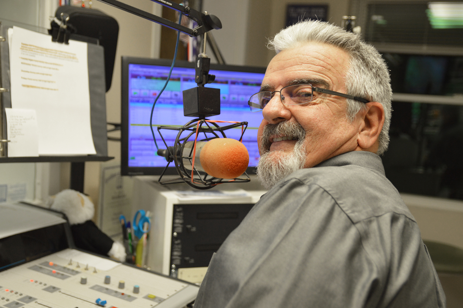 Radio host Charlie Perry retiring after more than three decades on the ...