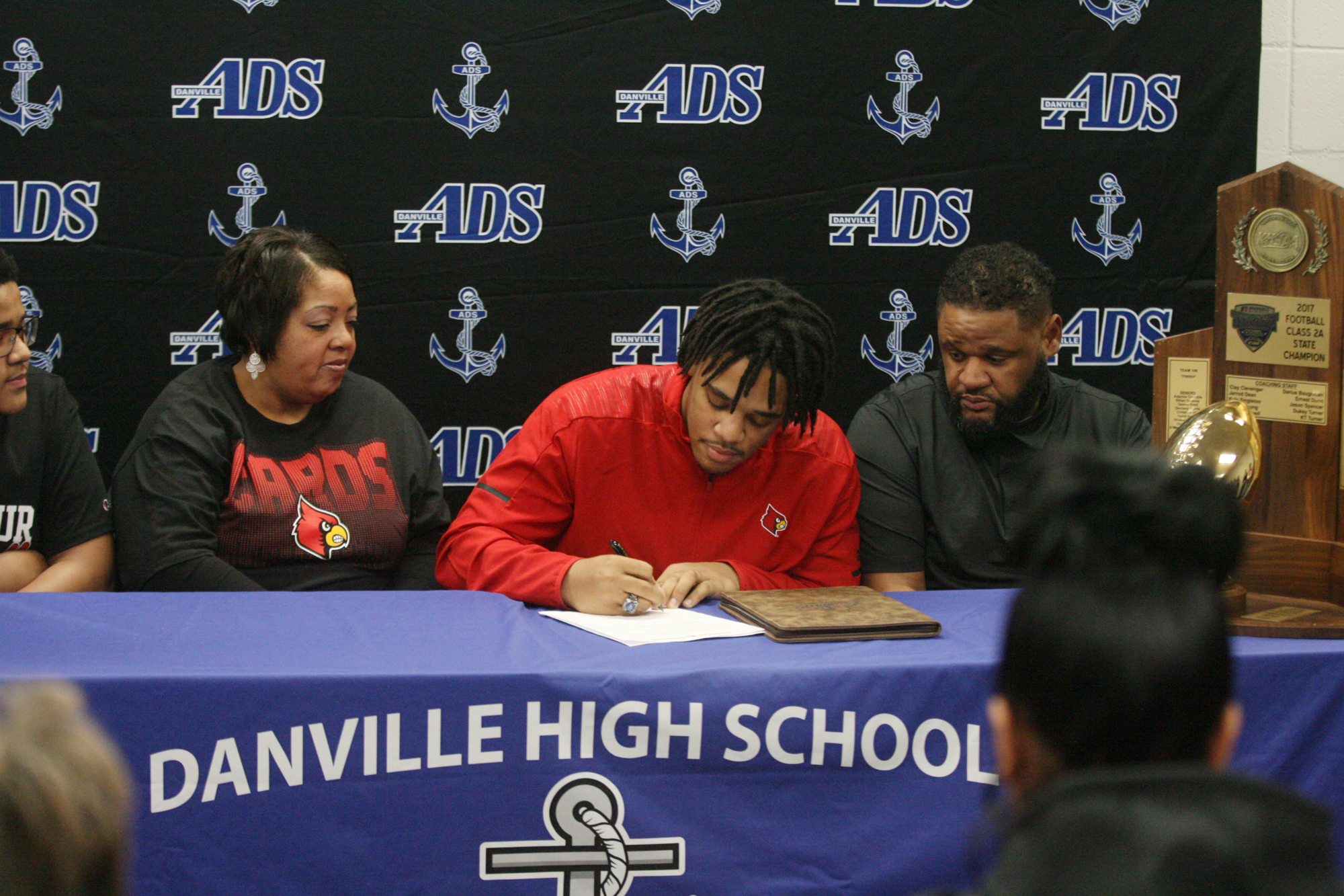 Bell makes it official with UofL | The Advocate-Messenger