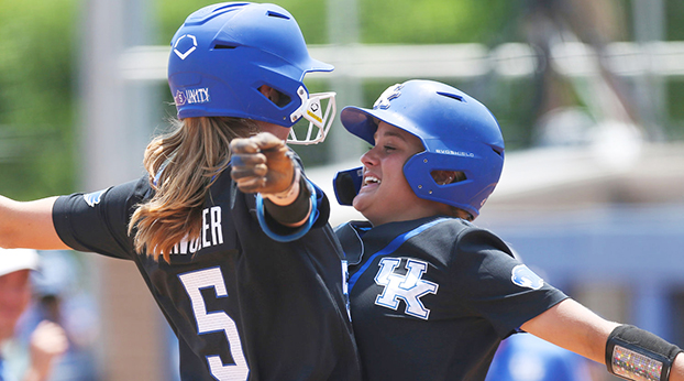 Kentucky sweeps Notre Dame to reach NCAA Super Regionals | The Advocate ...