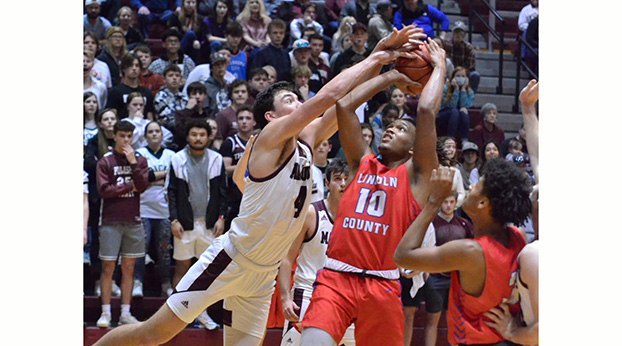 Pulaski tops Lincoln in 12th Region matchup | The Advocate-Messenger