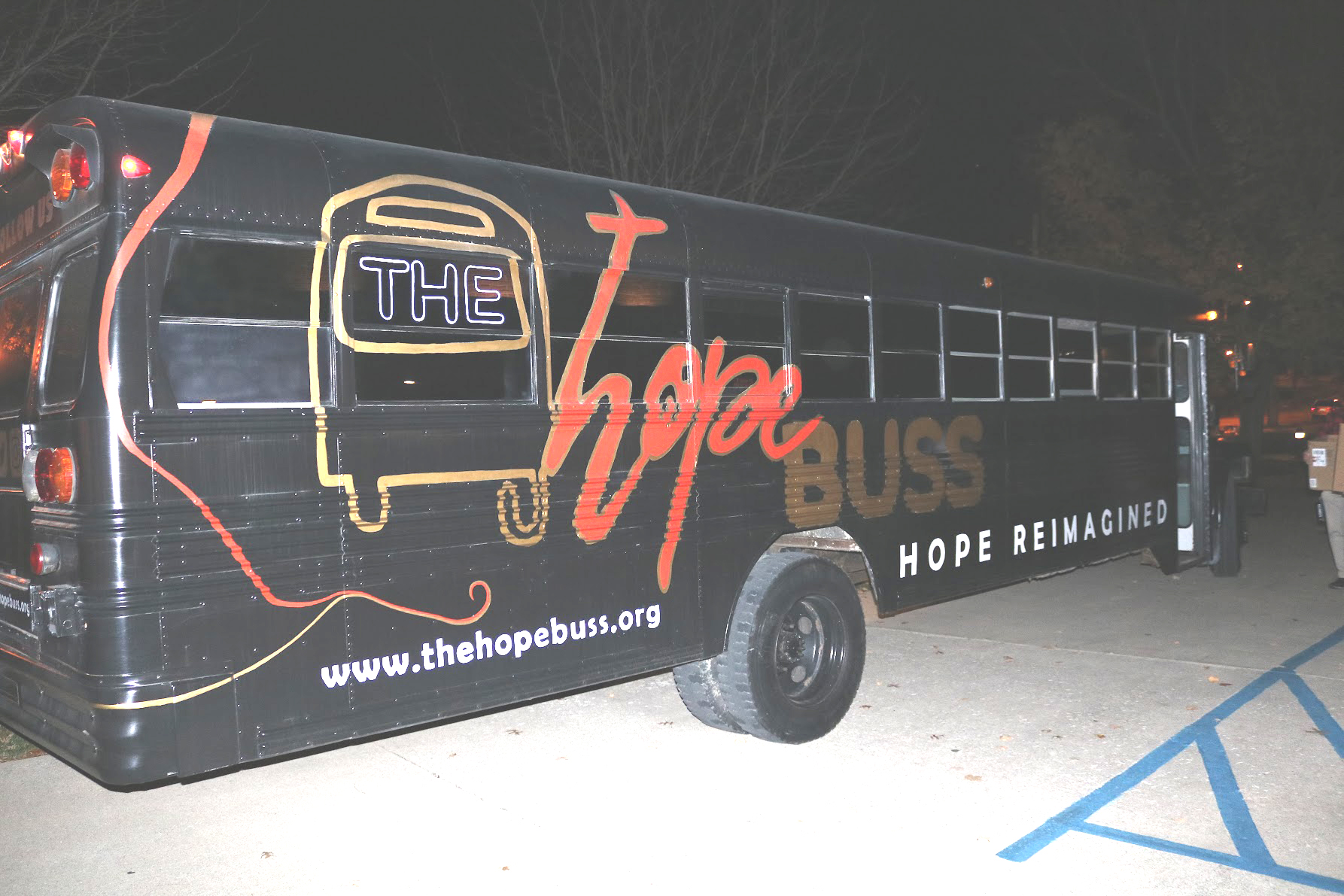 Hope Buss makes a stop at Centre | The Advocate-Messenger